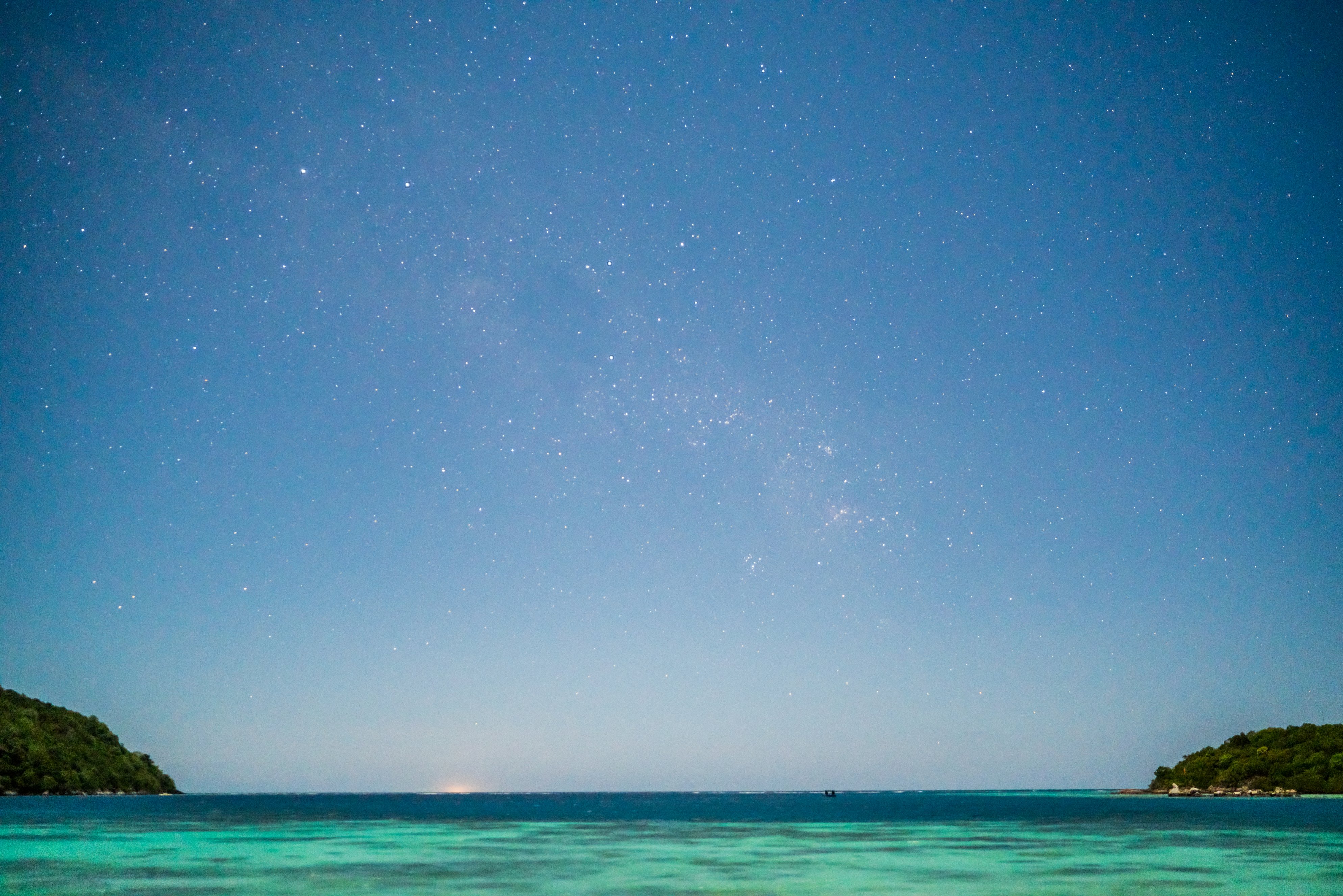 15 free virtual backgrounds for your online video conferences and meetings